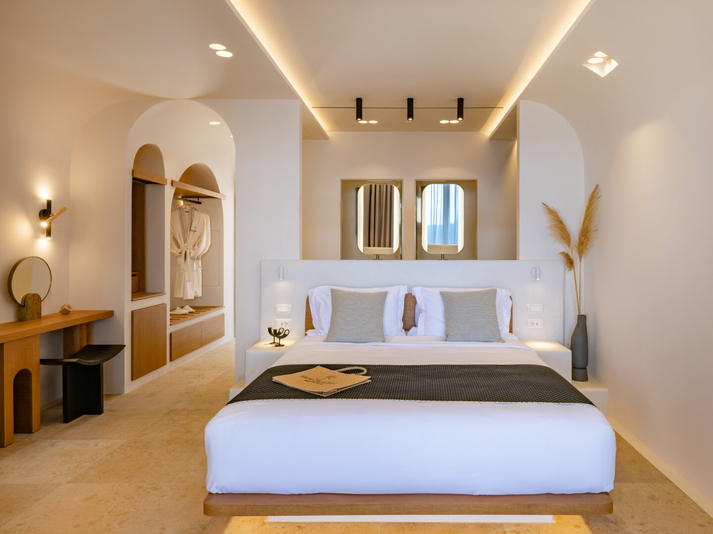 Mine Partial Sea View Junior Suites with Pool or Jacuzzi | Santo Collection